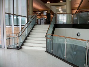 CIRCUM™ Round Photo Gallery | HDI Railing Systems