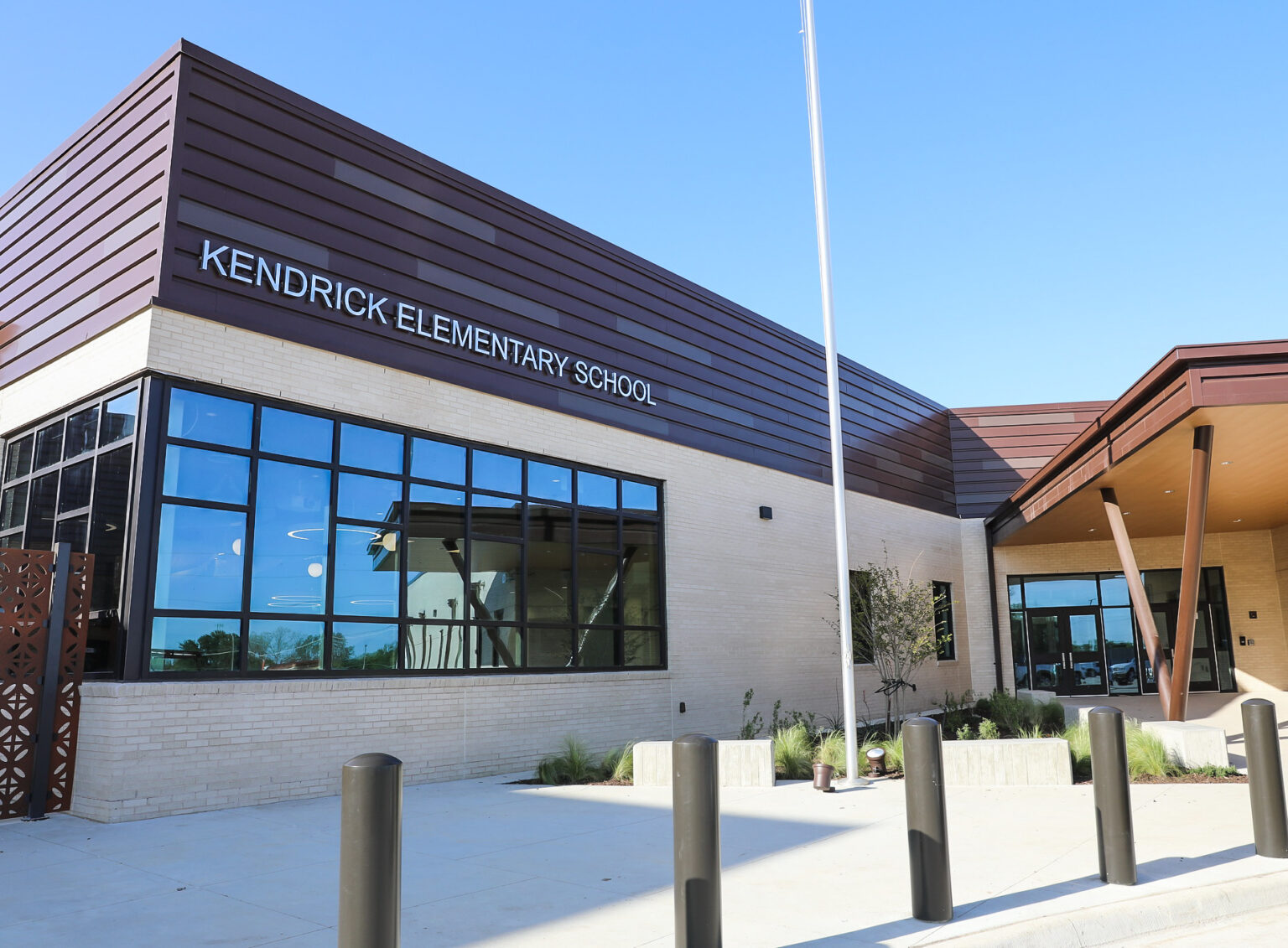 Apex™ Railings Enhance Safety at Kendrick Elementary | HDI Railing Systems
